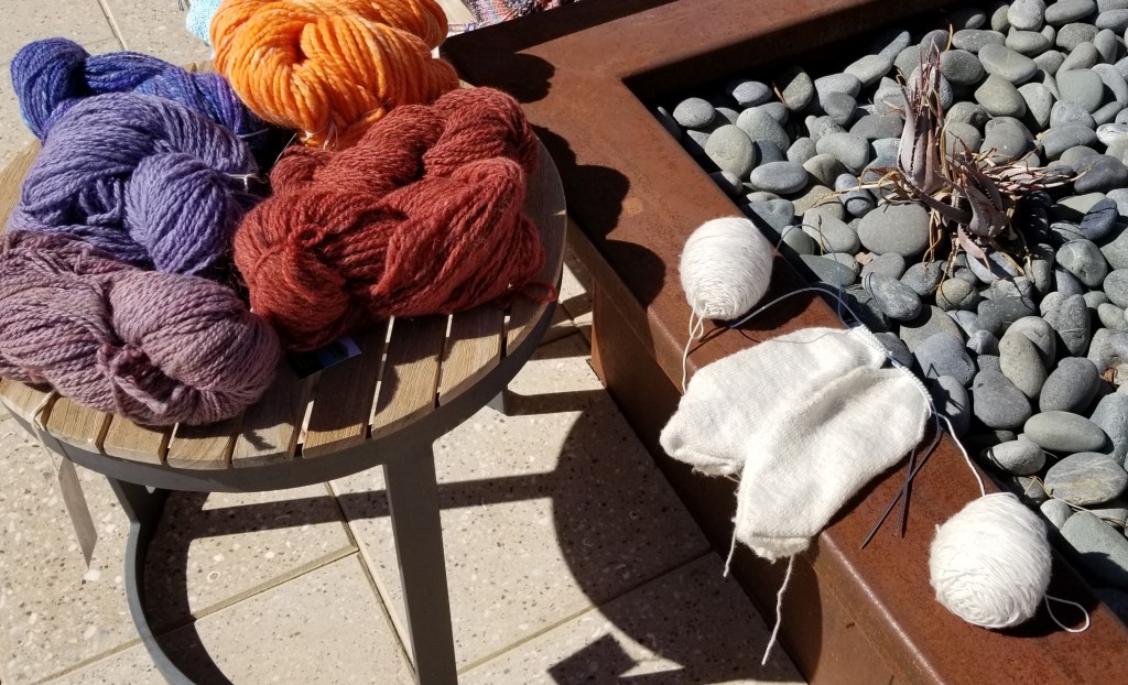 Fish Lips Kiss Heel – Yarns from the Lake