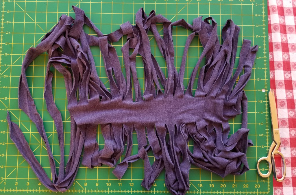 Weaving on the Potholder Loom – Yarns from the Lake