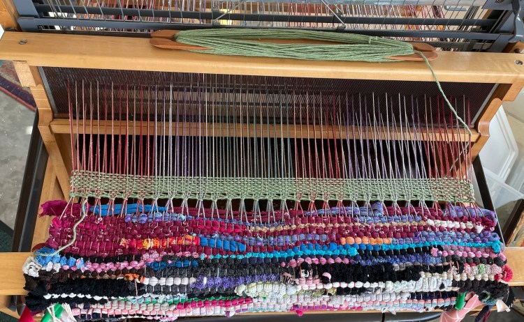 Structo Artcraft Loom – Yarns from the Lake