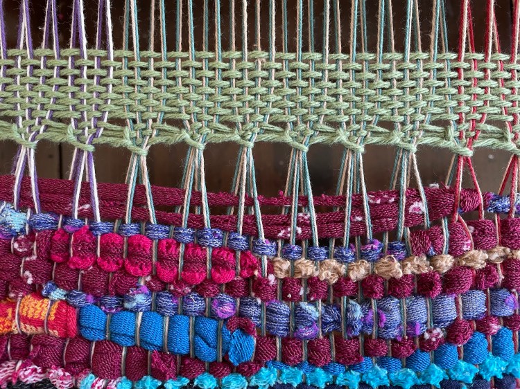 Structo Artcraft Loom – Yarns from the Lake