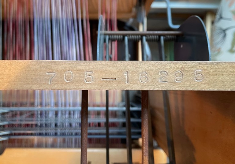 Structo Artcraft Loom – Yarns from the Lake