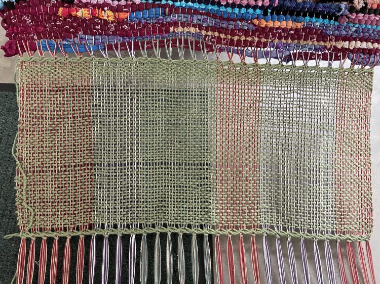 Structo Artcraft Loom – Yarns from the Lake
